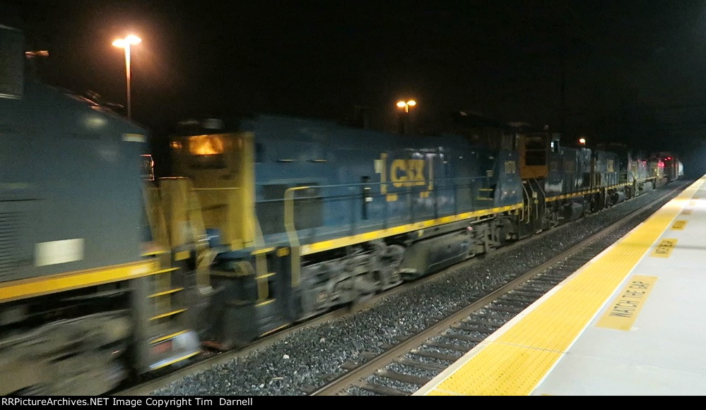 CSX 1170 on Q410